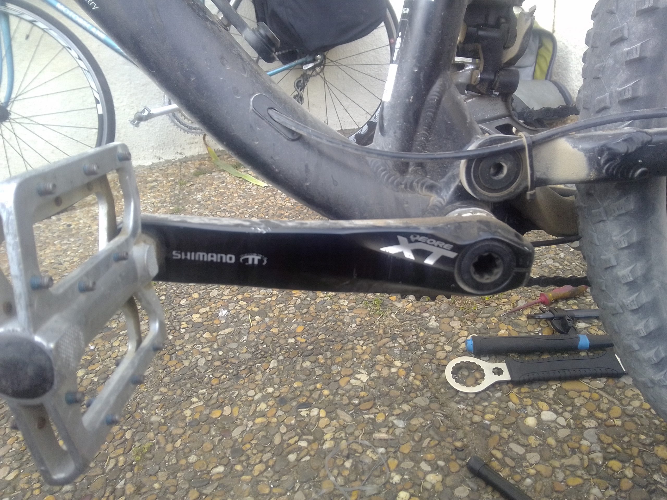 Shimano HollowTech II : Entretien et graissage